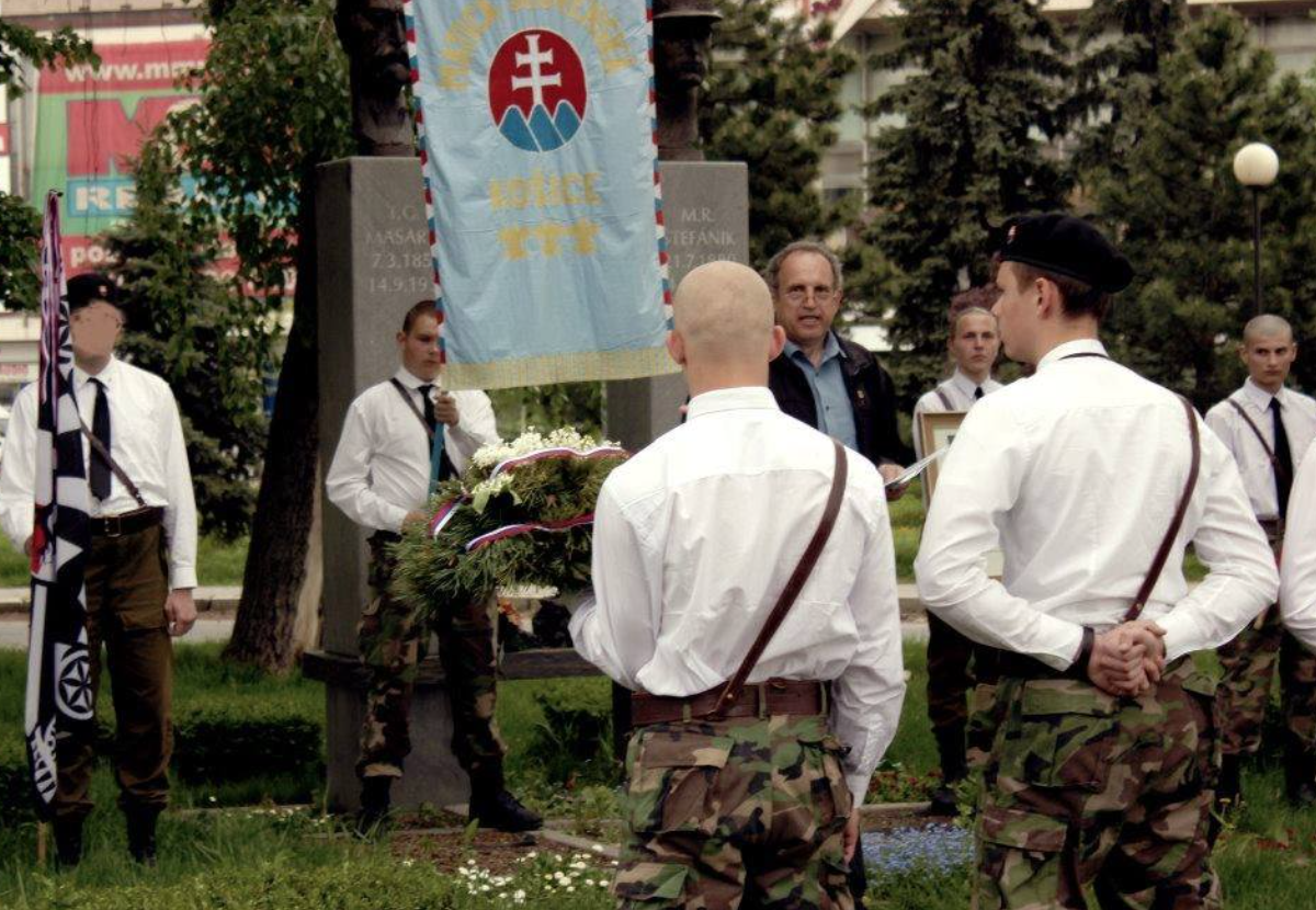 Russia keeps setting up and backing neo-Nazi fighting groups in the ...